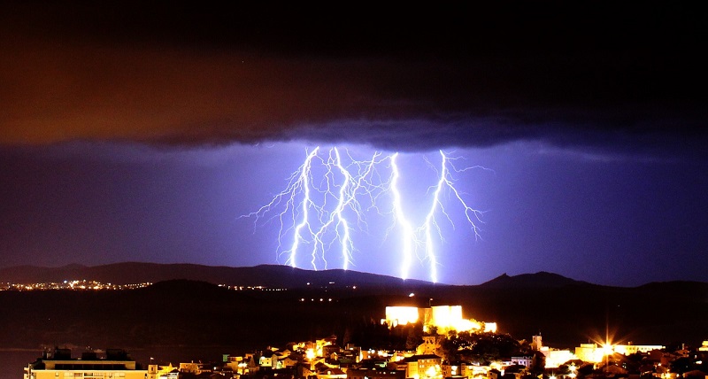 ‘Superbolts’ have 1000x the energy of regular lightning