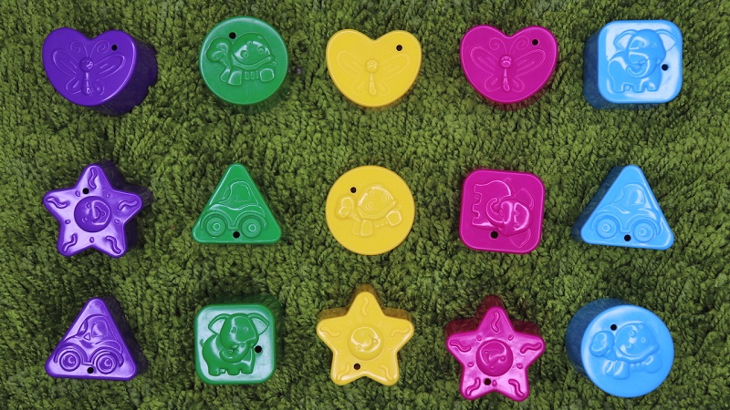 Learn shapes with Marvel Disney pop up toys and colorful shape blocks!