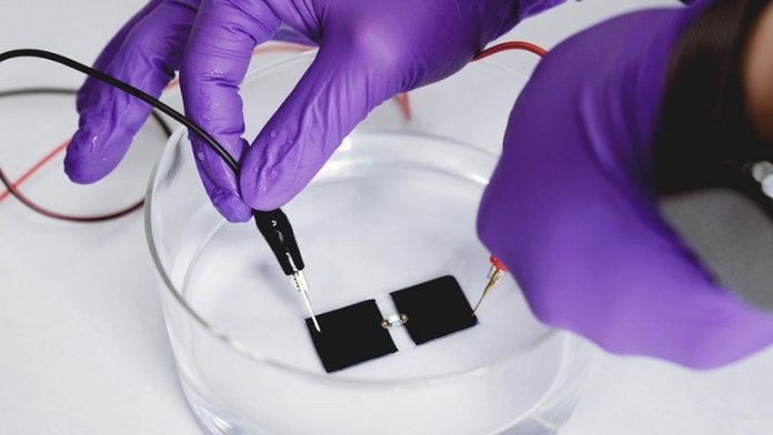 Scientists find new way to make conductive gels stick to wet surface Scientists find new way to make conductive gels stick to wet surface