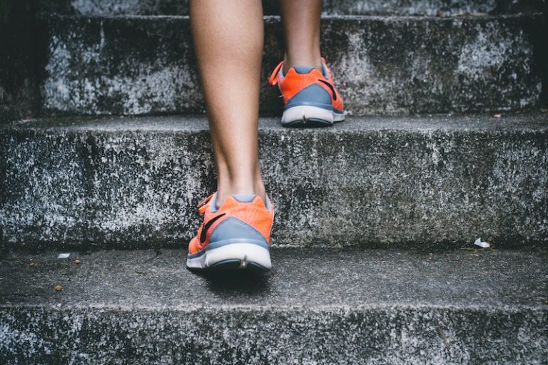 Test your heart health by climbing stairs