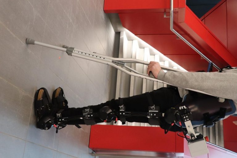 These exoskeleton legs could think and move on their own